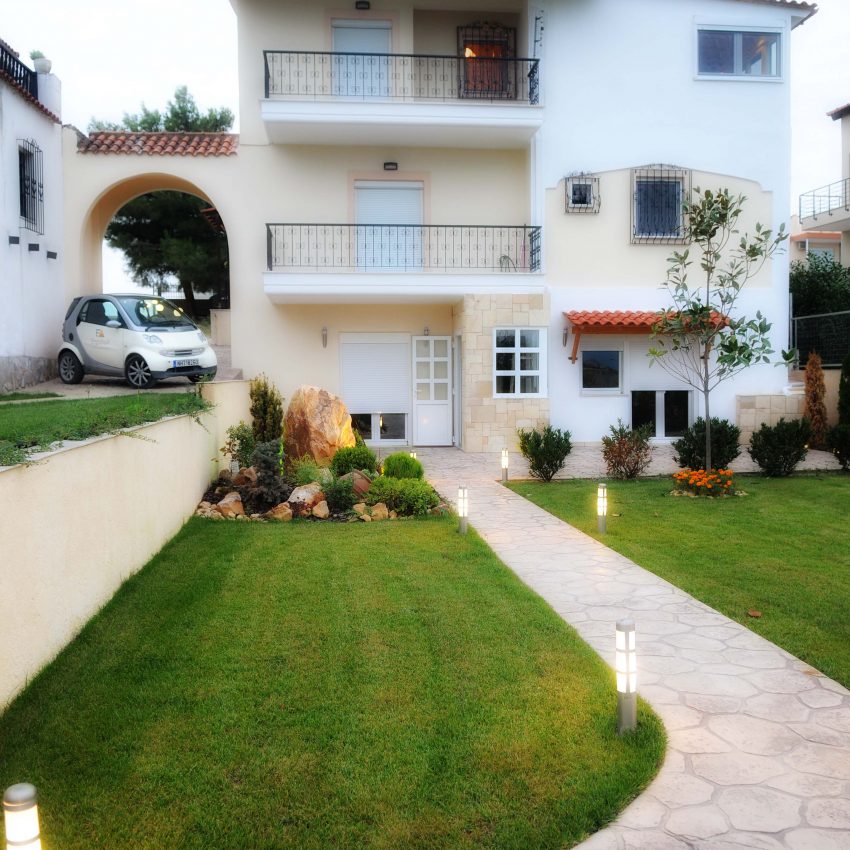 Ανακατασκευή μονοκατοικίας και ανάπλαση περιβάλλοντα χώρου στην περιοχή ...